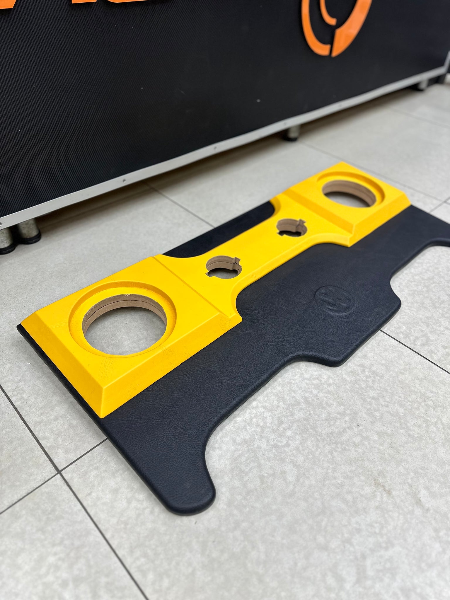 Vw MK1 Custom Backboard Black/Yellow – Sound Vision